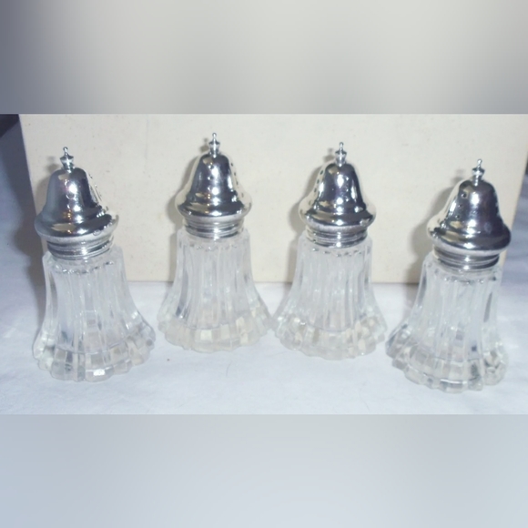 Price Import | Dining | Vtg Set Of 4 Individual Salt Shakers With Metal ...
